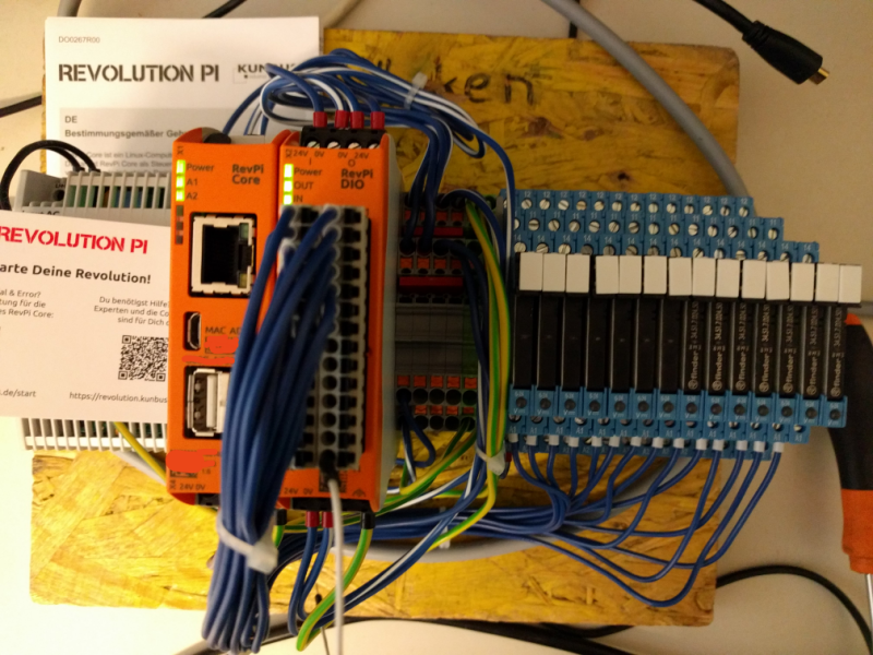 Schnell starten mit dem RevolutionPi – RevPiModIO